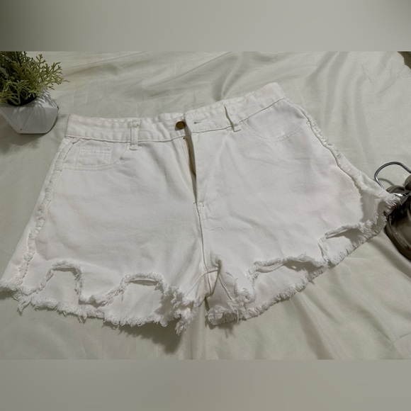 SHEIN | Shorts | Short Blanco De Mezclilla | Poshmark